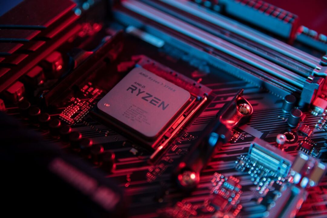 AMD continúa recortando distancia con Intel